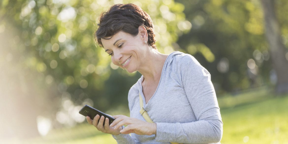 636252193521810927747227455_mother texting - In The Groove